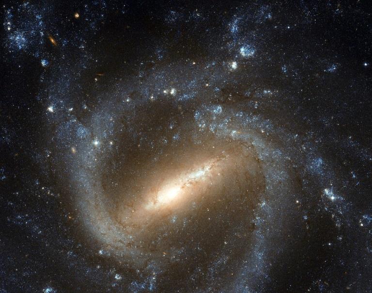 Découverte d'une galaxie remarquable dans l'Univers jeune