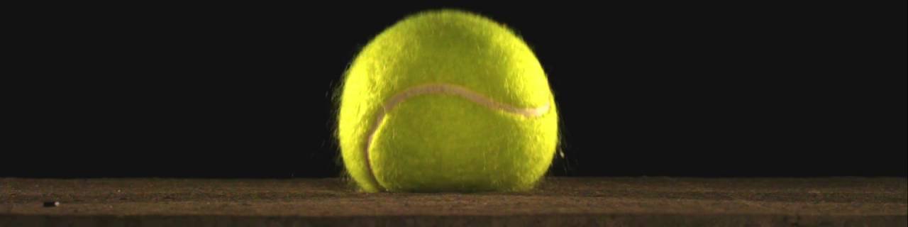 Warum springt ein Tennisball so gut wieder zurück?